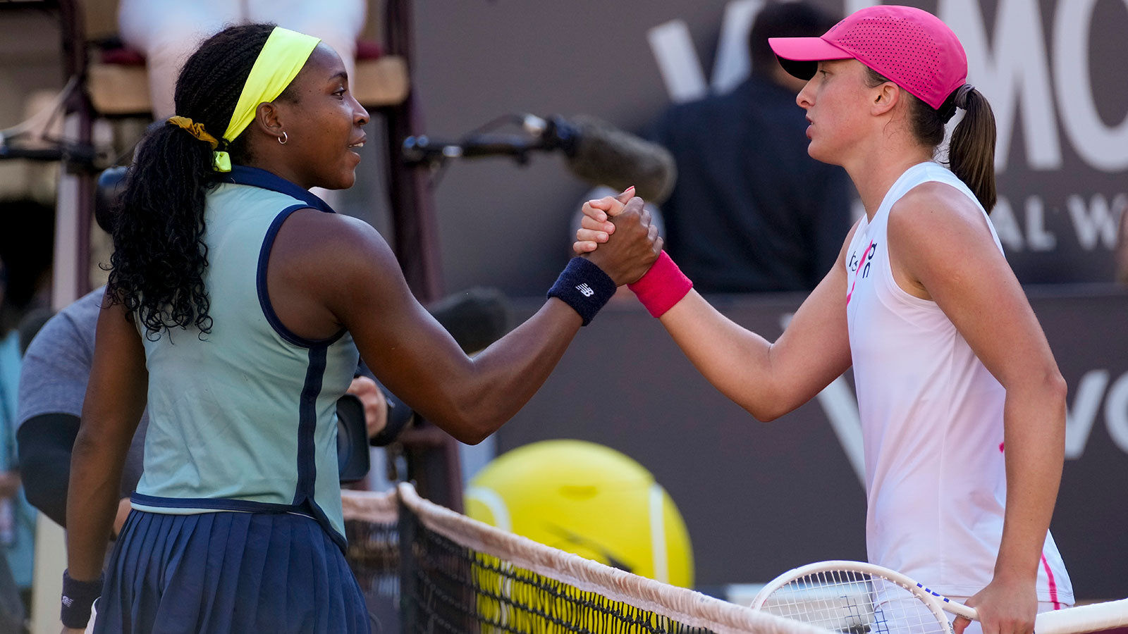 2024 Roland Garros Women's Semifinal Preview: Swiatek vs. Gauff; Paoli